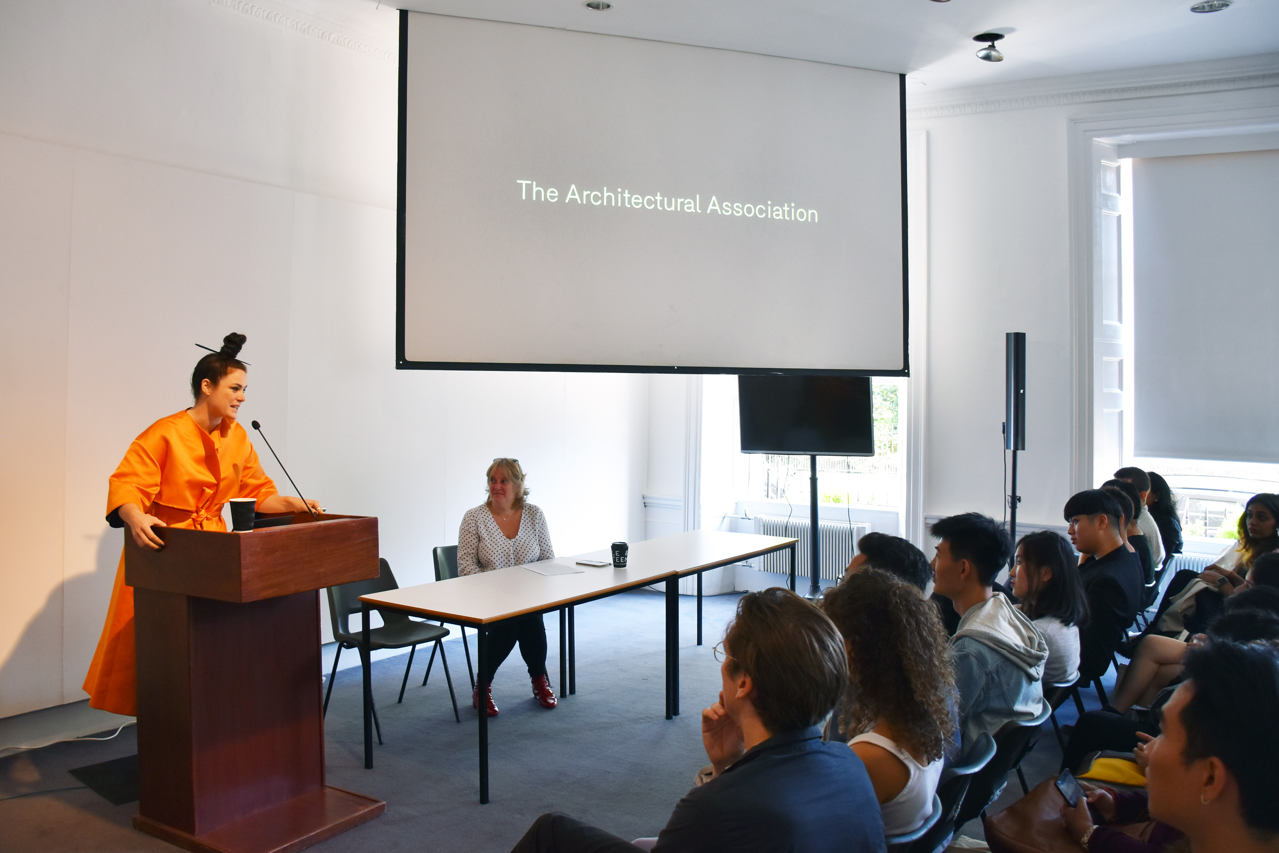 La arquitectura trasciende y las mujeres también – espina rosa